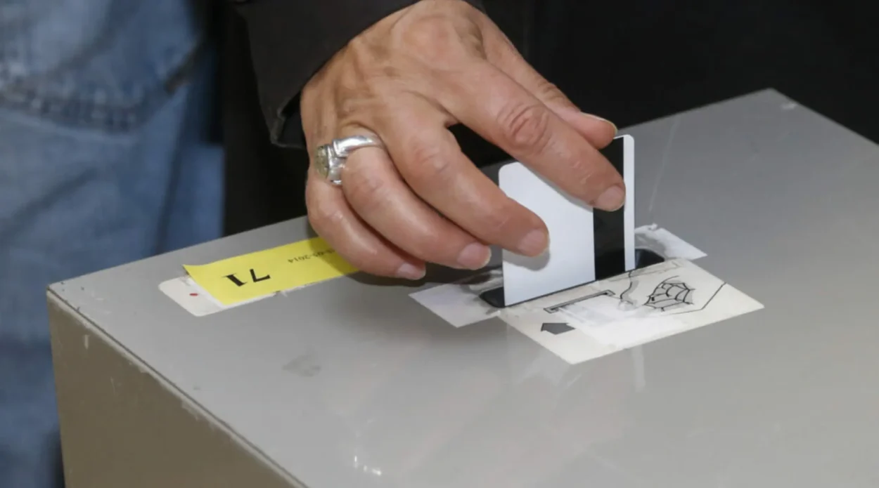 Belgian elections marred by electronic voting system flaws - Brussels ...